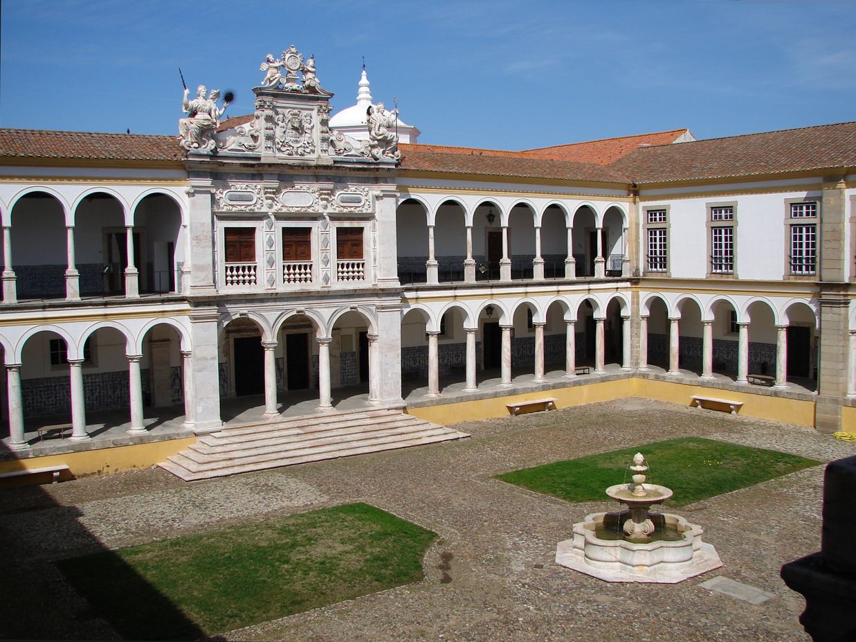 Claustros da Universidade de Évora, 1620 e seguintes, antigo Colégio do ...