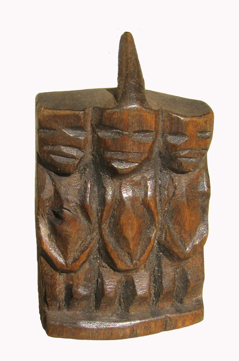 Amuleto tchokwe, 1968, Leste de Angola – Arquipélagos