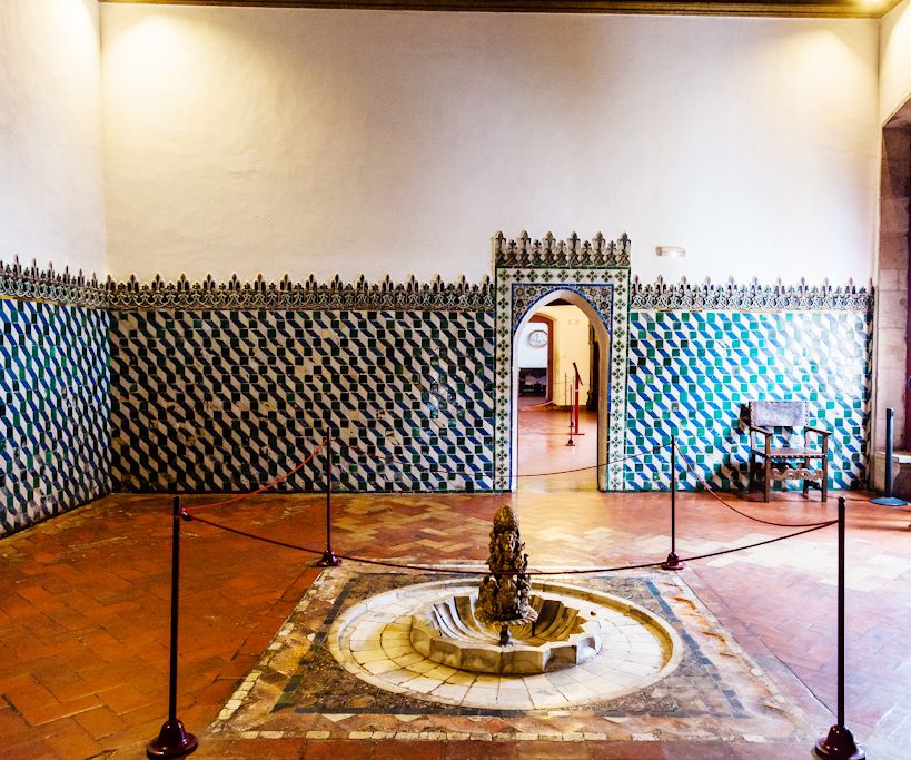 Sala Árabe ou Sala dos Árabes, azulejos oficina de Sevilha, 1508 (c ...