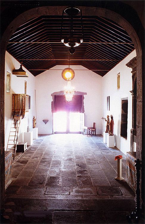 Interior da nave da capela do Corpo Santo, 1990, Funchal, ilha da ...
