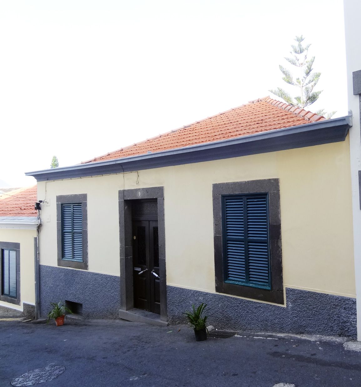 Prédio térreo de habitação, 1920 (c.) e seguintes, Funchal, ilha da ...