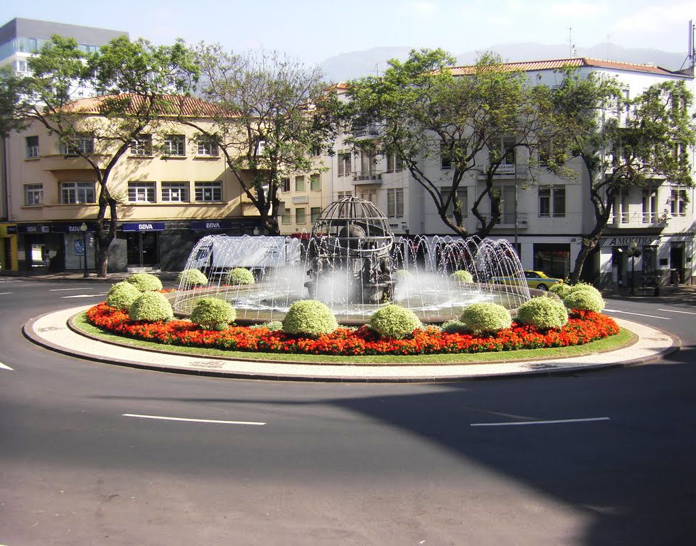 Fontanário da Rotunda do Infante, Faria da Costa e António Duarte, 1946 ...