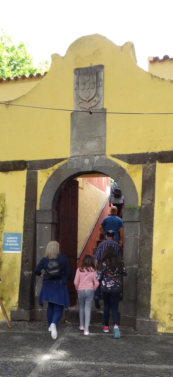 Portal de entrada do forte do Amparo de Machico, 1706, Mercado ...