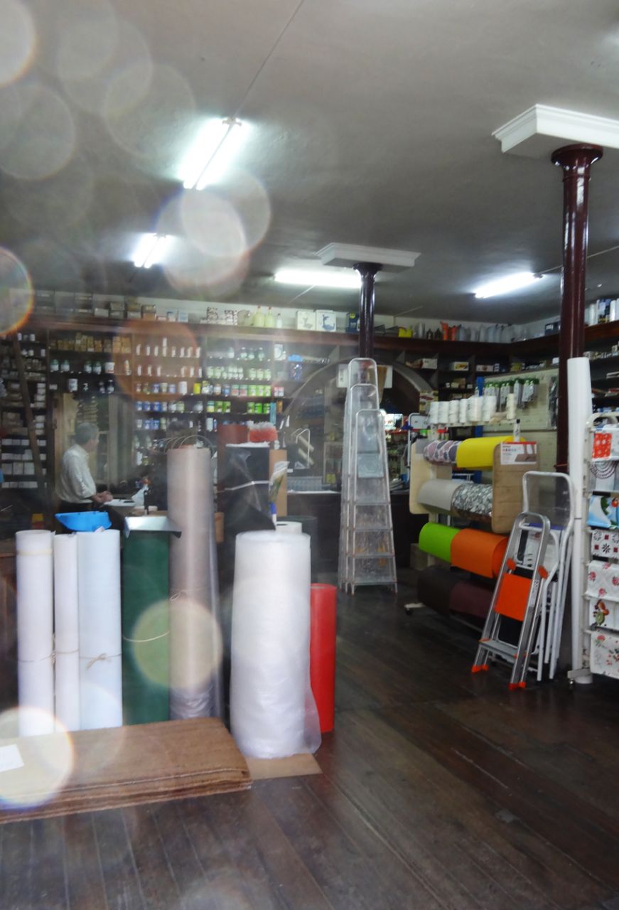 Interior da loja de Ferragens do Palácio Torre Bela, 1952 (c.), Funchal ...