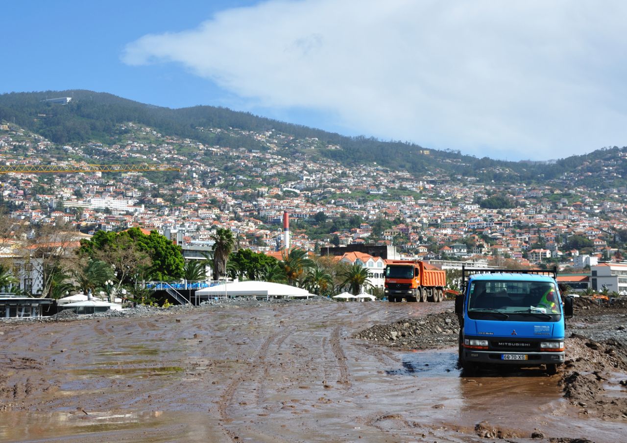 Aterro de inertes advindos da aluvião de fevereiro de 2010, 2 de março ...