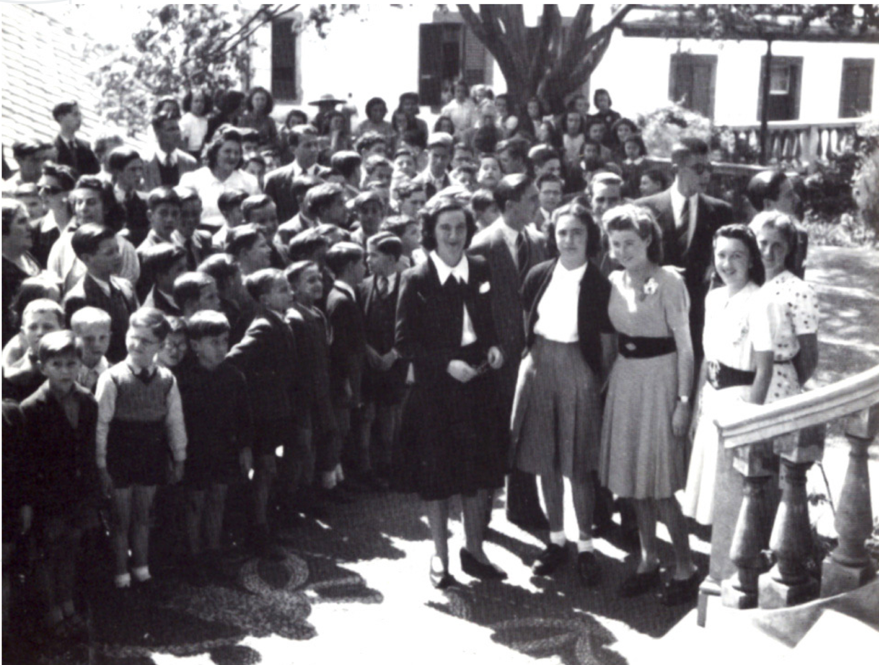 Professoras da escola para as crianças gibraltinas – The British School ...