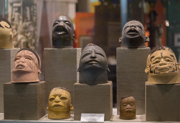 Máscaras de mapiko ou mapico de Moçambique, 1970 (c.) e seguintes do ...