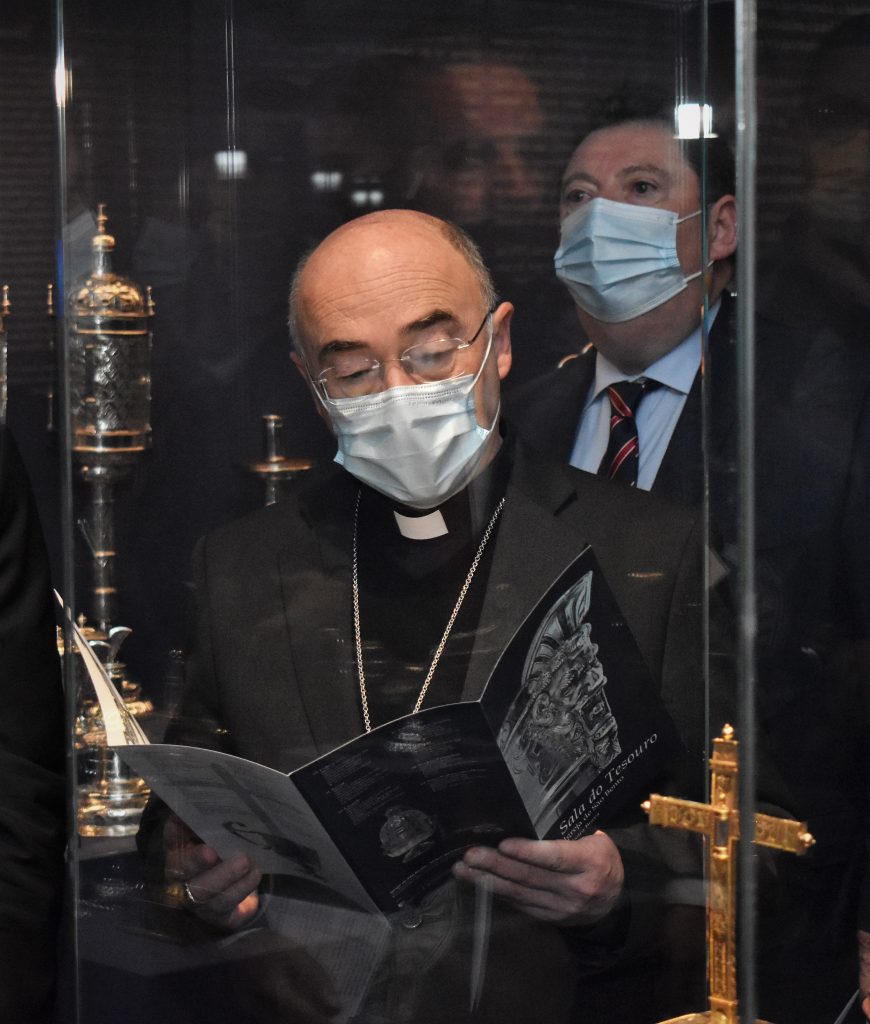 D. Nuno Brás, bispo do Funchal, na inauguração da Sala do Tesouro da ...