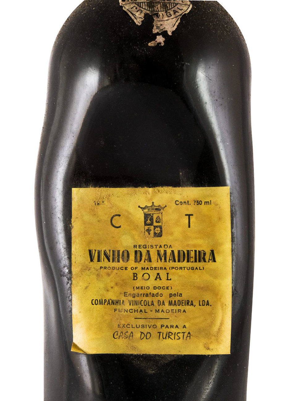 Vinho da Madeira Boal (meio doce), engarrafado pela Companhia Vinícola ...