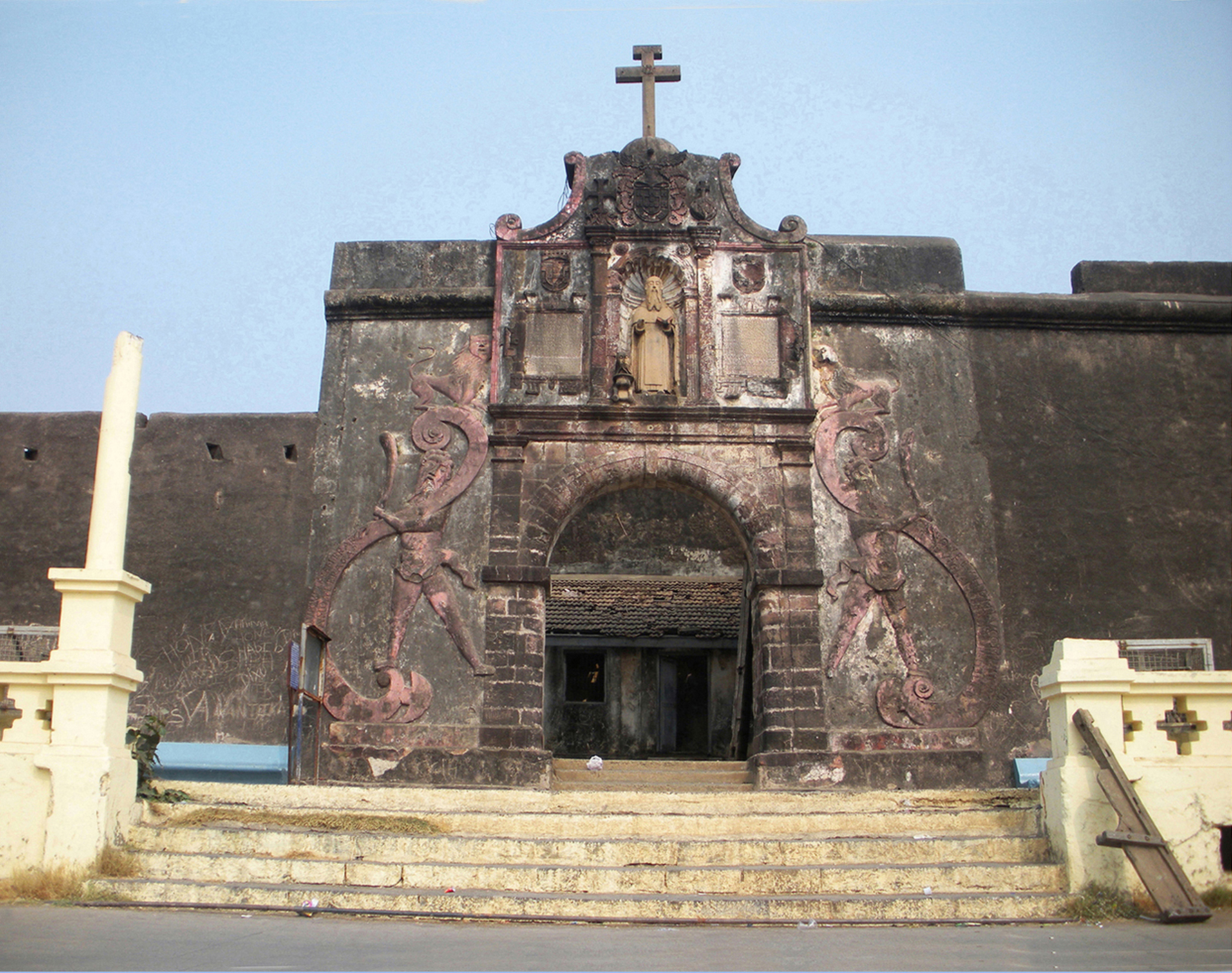 Portal do forte de São Jerónimo de Damão, 1620 e seguintes, Damão ...