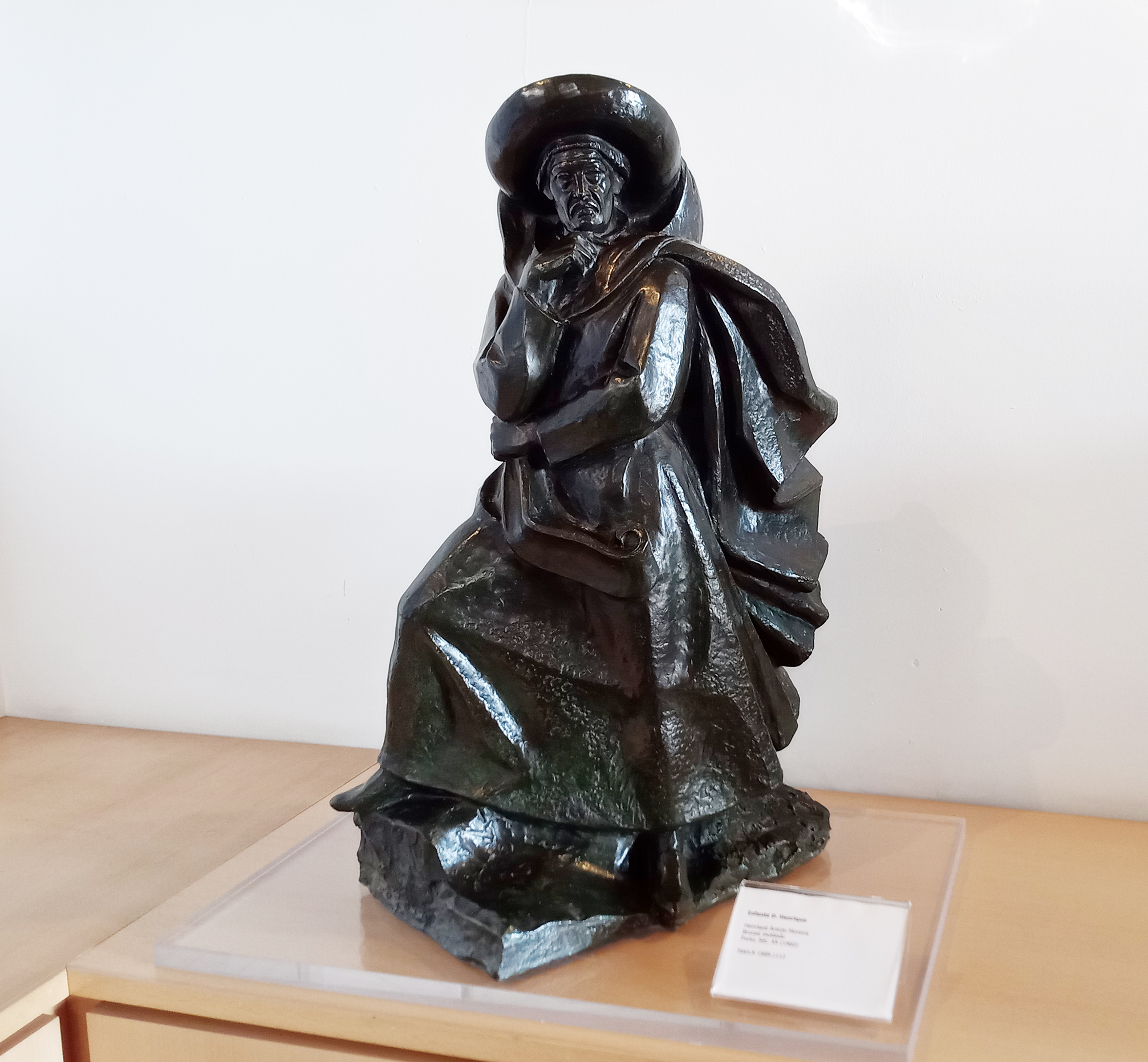 Infante D. Henrique, bronze de Henrique Moreira, 1960, Museu de Angra ...