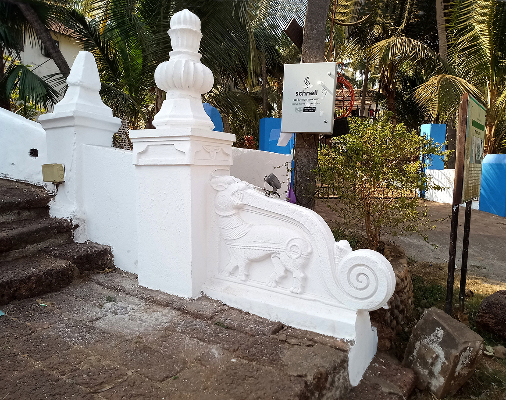 Guarda das escadas da igreja dos Reis Magos de Bardez, 1550 (c.) com ...