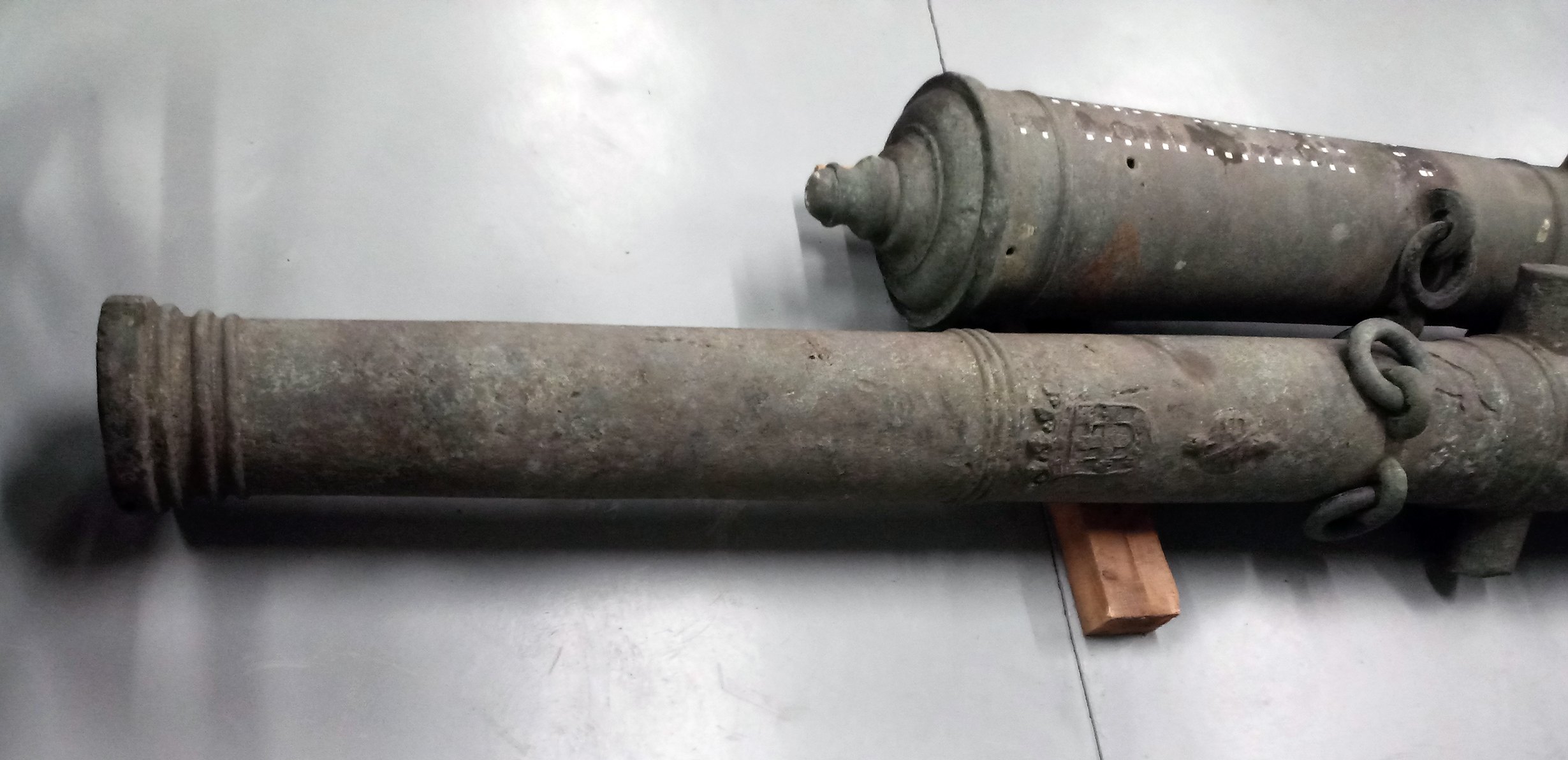 Meias colubrinas de Angra, 1545 (c.) e 1575 (c.), reservas do Núcleo de ...