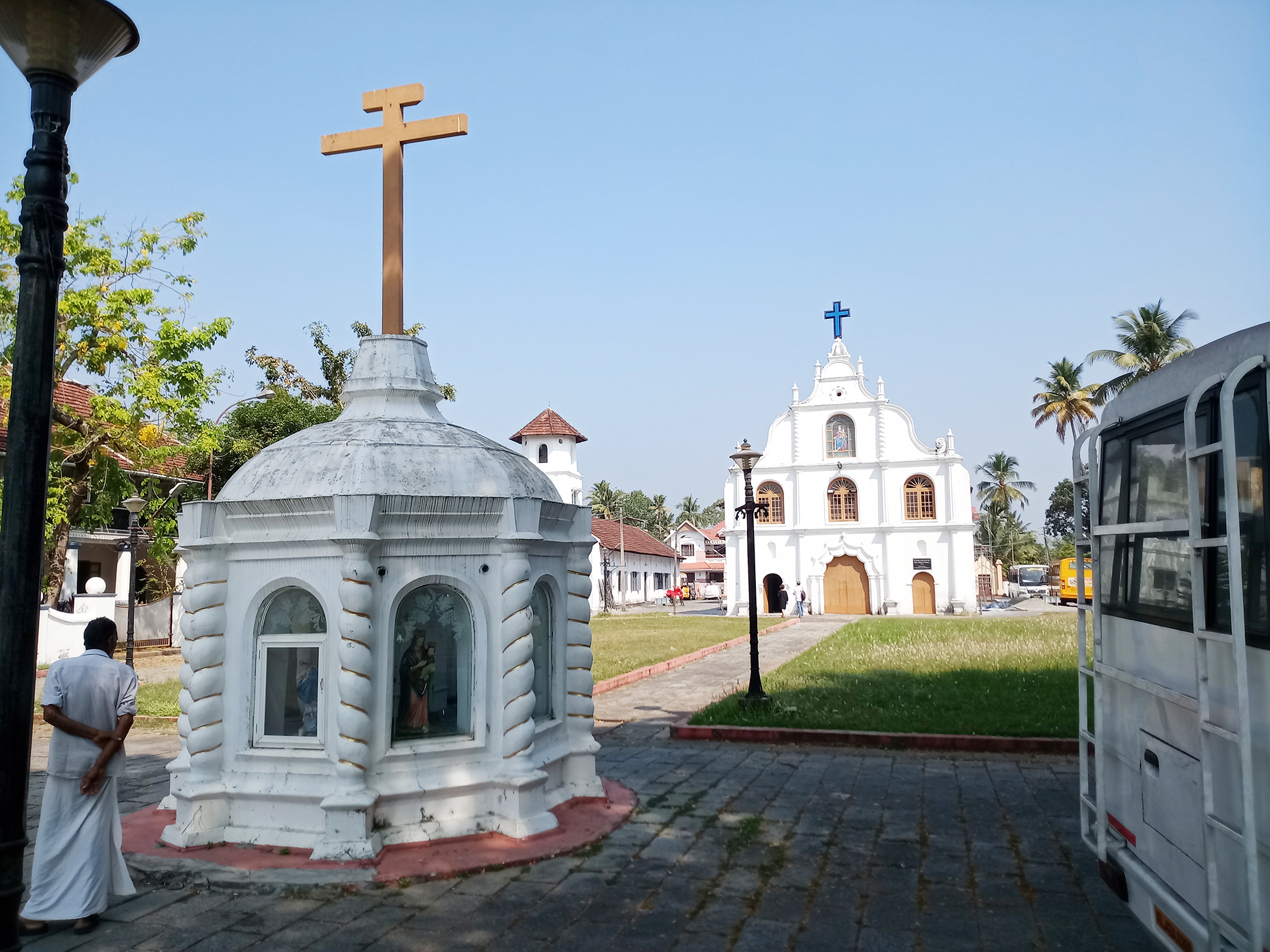 Cruzeiro da igreja de Nossa Senhora da Esperança de Vaipim, Cochim ...