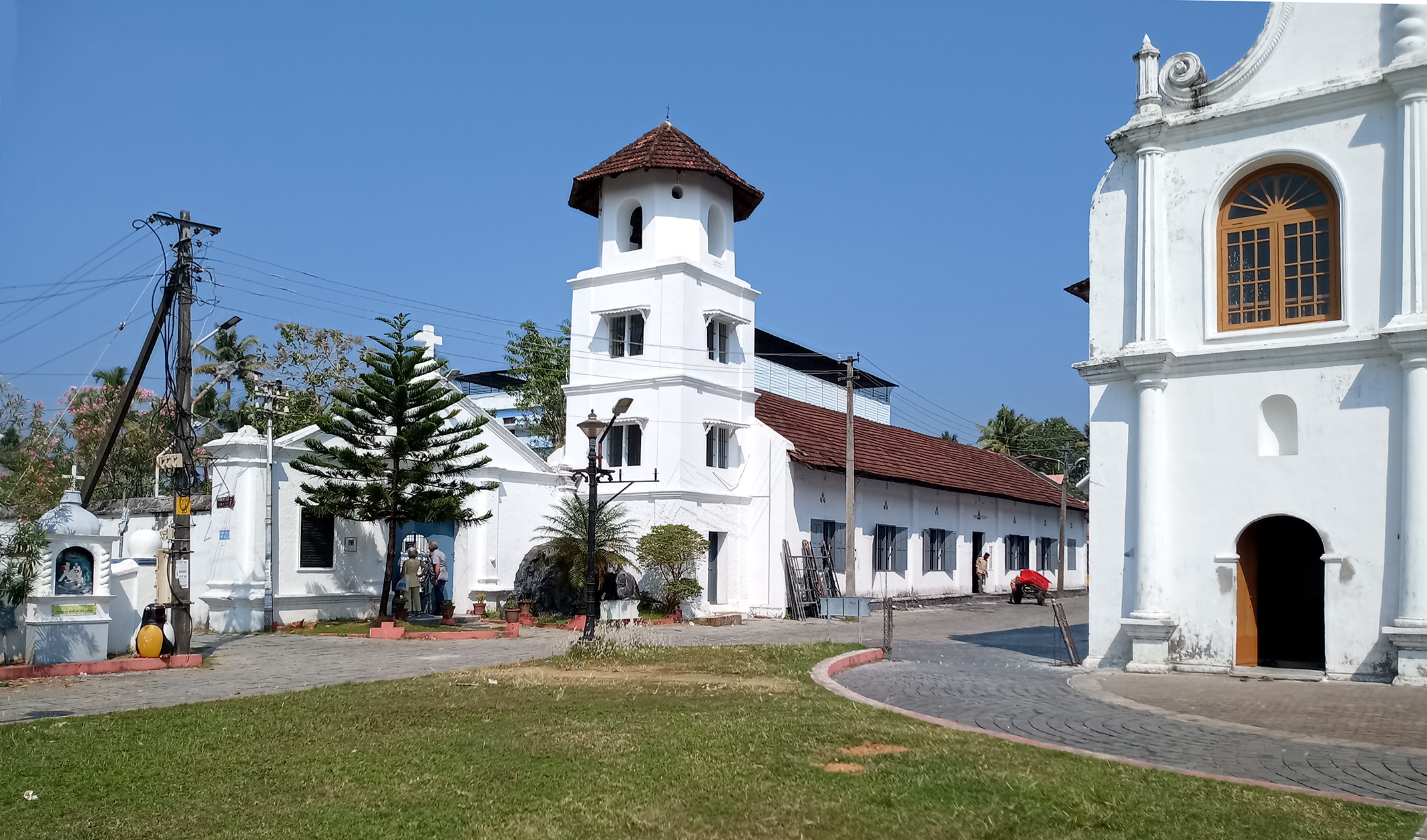 Torre da antiga igreja de Nossa Senhora da Esperança de Vaipim, Cochim ...
