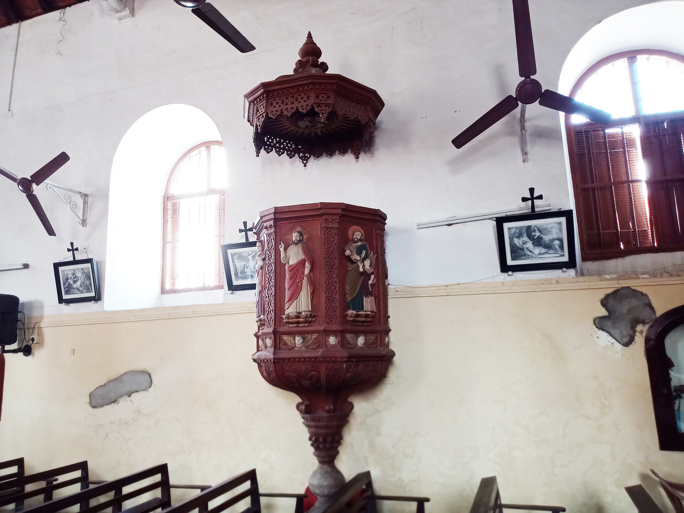 Púlpito da igreja de Nossa Senhora da Esperança de Vaipim, Cochim, 1660 ...
