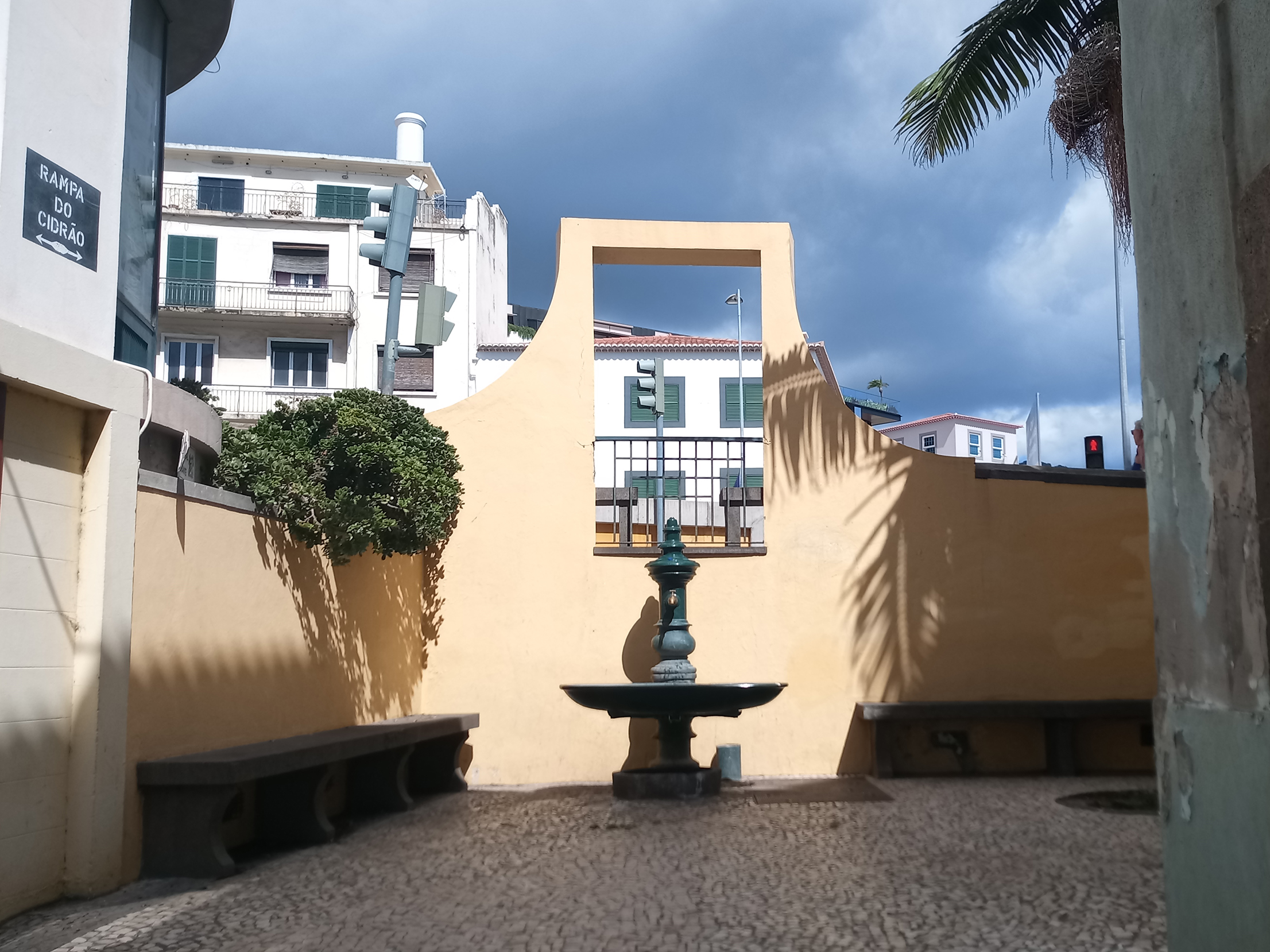 Fontanário de ferro da Rampa do Cidrão, Fábrica Moniz Galvão & Ca ...