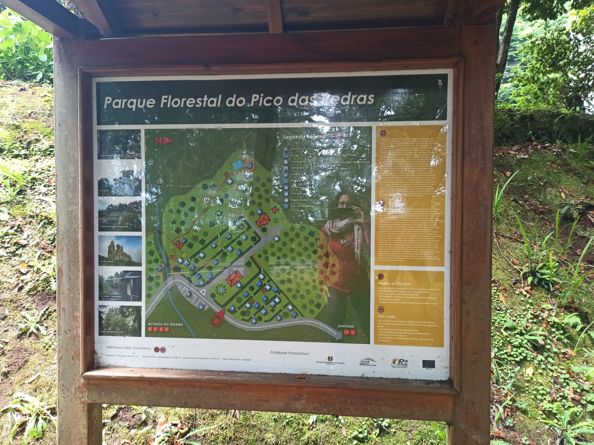 Cartaz e planta do Parque Florestal do Pico das Pedras, 2020, Caminho ...