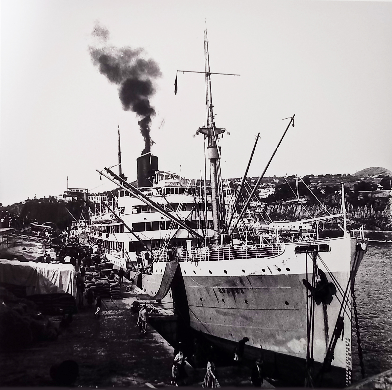 Navio comercial – Arquipélagos