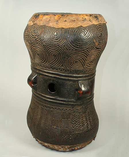 Tambor duplo Tchokwe ngoma ou mukupela do MET, escultor Chokwe, Lunda ...