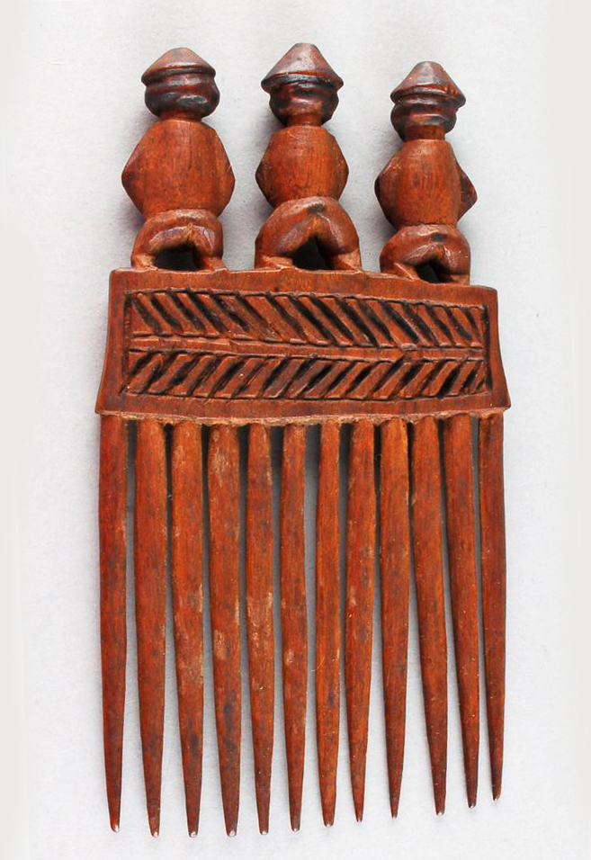 Pente Chokwe com três figuras humanas do The British Museum (costas ...