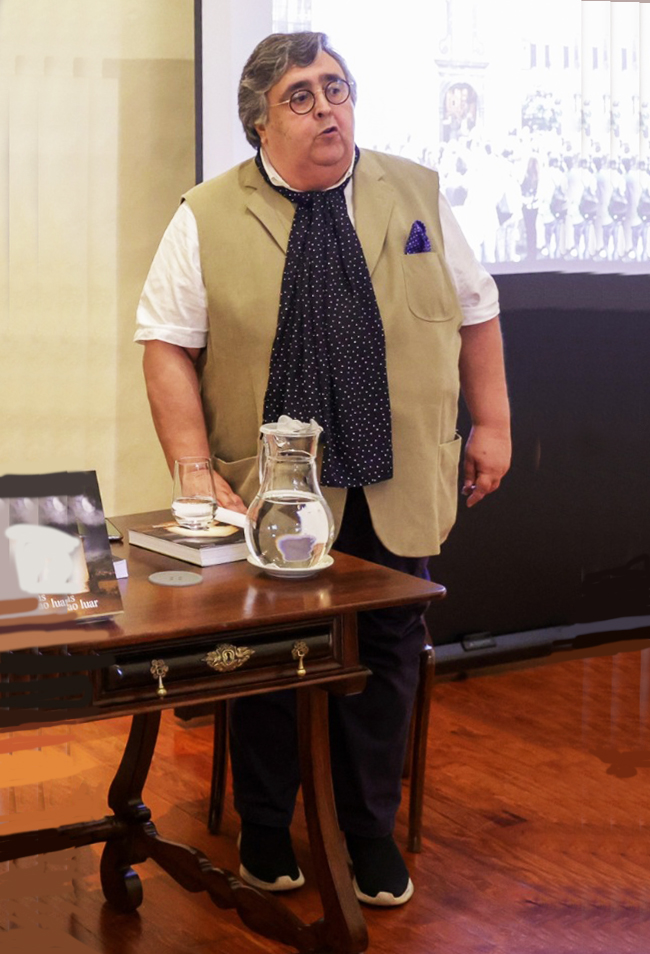 Francisco Clode de Sousa na apresentação do Roteiro: Capelas ao Luar ...